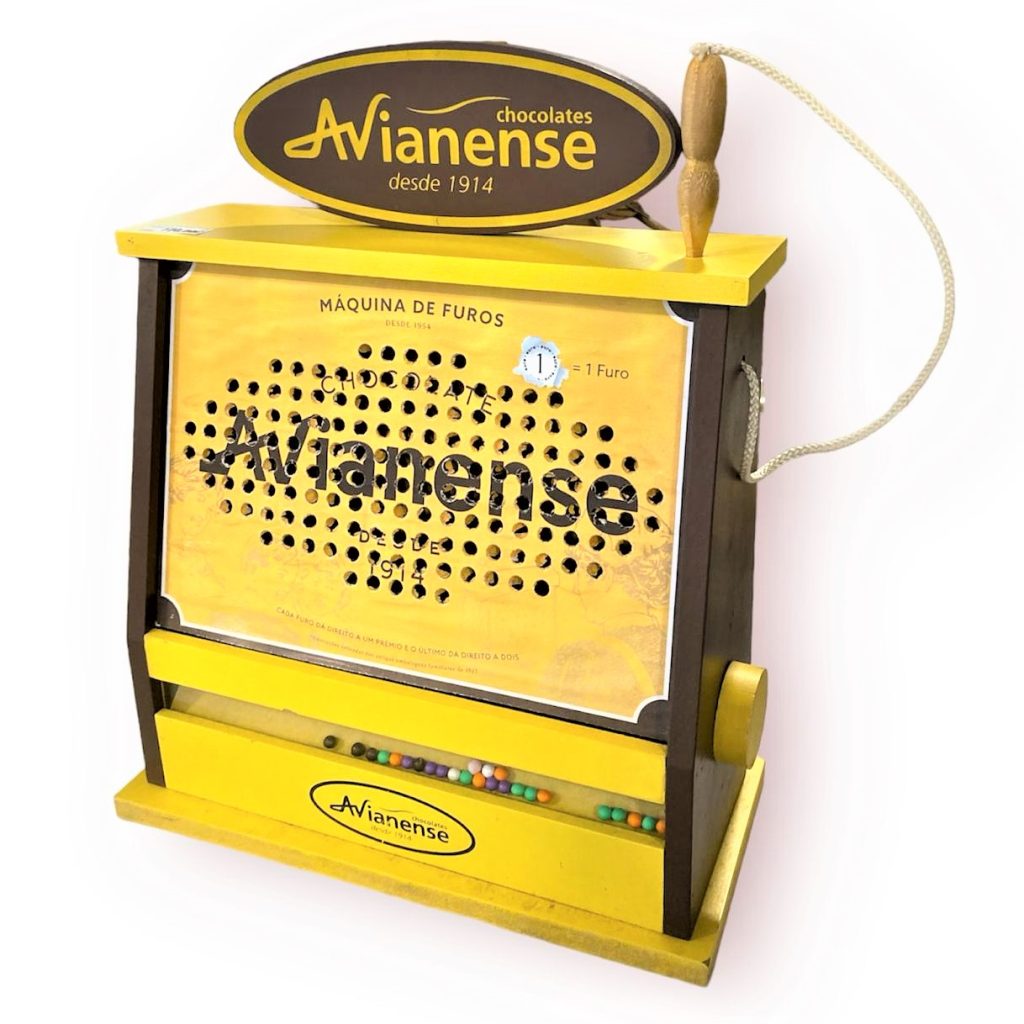 Caixa/Maquina Furos Chocolate Avianense – Back2Life.pt