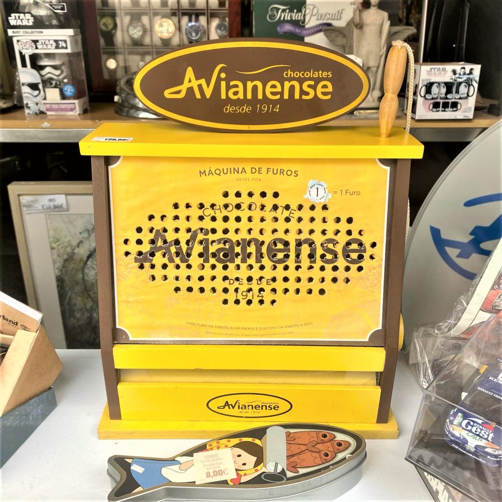 Caixa/Maquina Furos Chocolate Avianense – Back2Life.pt